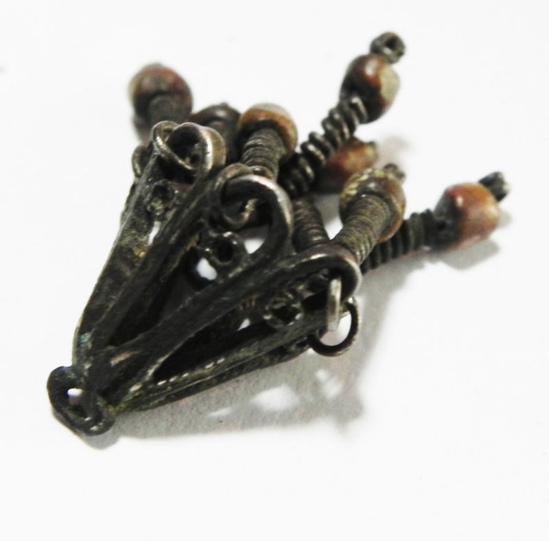 ANCIENT JORDAN. ROMAN SILVER EARRING WITH PEARLS. 300 A.D