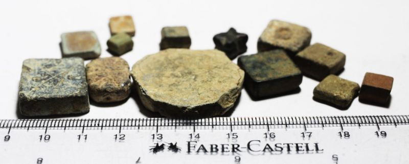 ANCIENT LEAD & BRONZE WEIGHTS. MOSTLY ROMAN. 200 - 500 A.D 13 PIECES