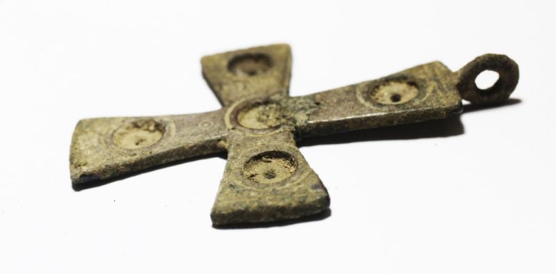 ANCIENT HOLY LAND. LARGE BYZANTINE BRONZE CROSS. 800 -1000 A.D