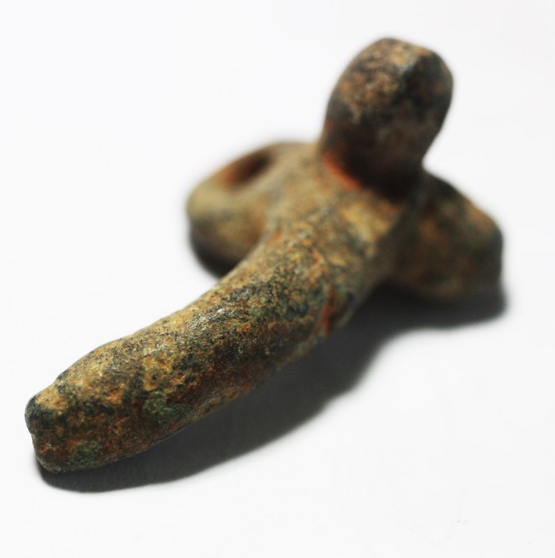 ANCIENT ROMAN BRONZE PHALLIC AMULET. 100 - 200 A.D