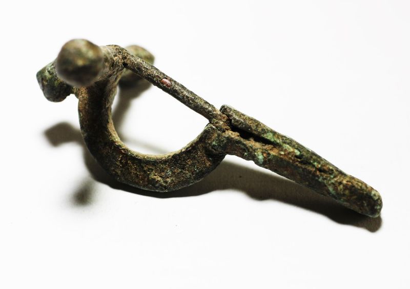 ANCIENT ROMAN. BRONZE FIBULA. 100 - 300 A.D