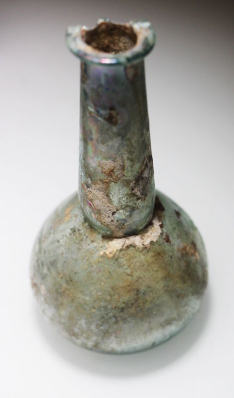 ANCIENT ROMAN GLASS VESSEL. 200 - 300 A.D