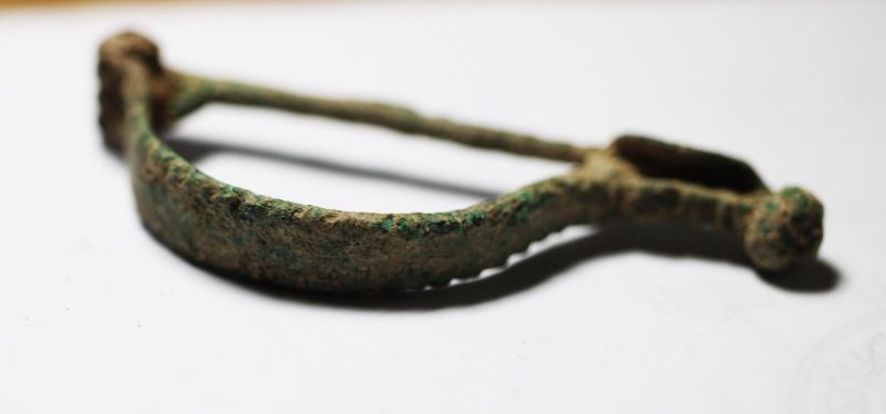 ANCIENT ROMAN BRONZE FIBULA. 100 - 300 A.D