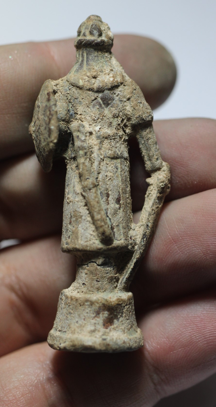 ISLAMIC. MAMLUK. BRONZE OR COPPER STATUE OF A SOLDIER. 1400 A.D