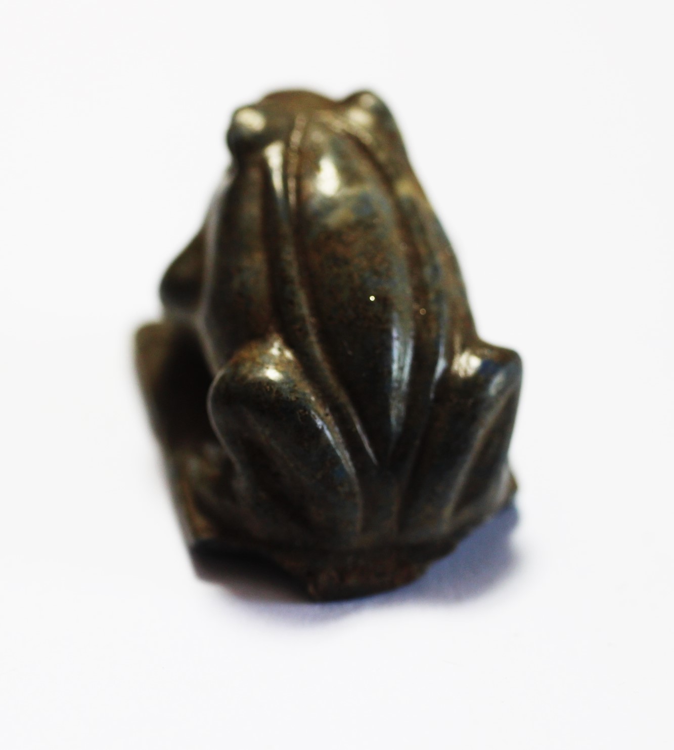ANCIENT EGYPT. NEW KINGDOM. LAPIS LAZULI FROG SHAPED SEAL AMULET. 1400 ...