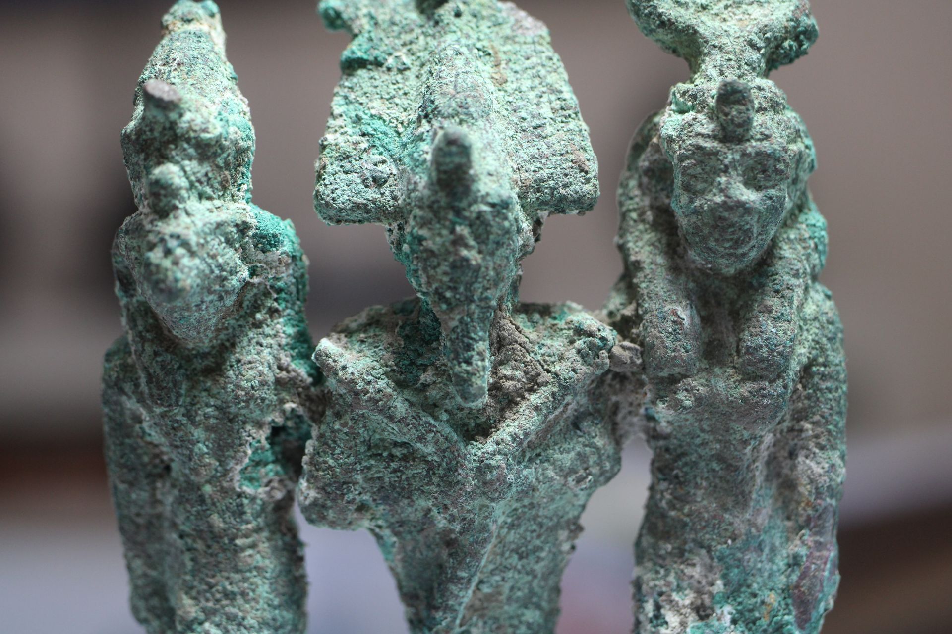 ANCIENT EGYPT. TRIAD BRONZE STATUE. HORUS. ISIS. OSIRIS. 600 - 300 B.C