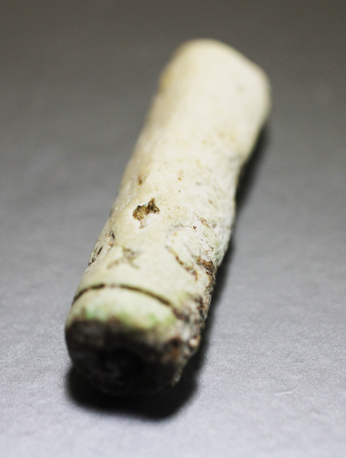 Acropolo. LATE BRONZE AGE. 1400 - 1200 B.C. FAIENCE CYLINDER SEAL.