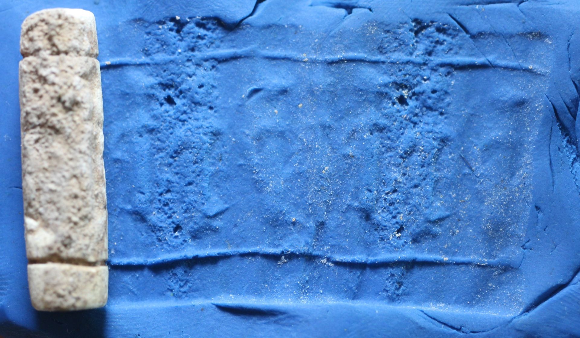 LATE BRONZE AGE. 1400 - 1200 B.C. STONE CYLINDER SEAL.