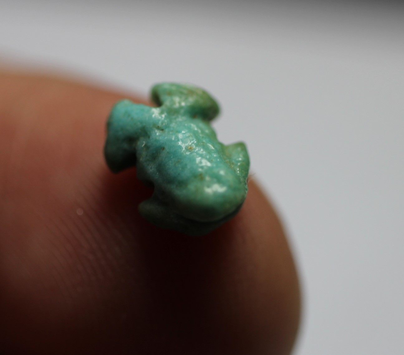 ANCIENT EGYPT, NEW KINGDOM FAIENCE FROG. 14TH CENTURY BC