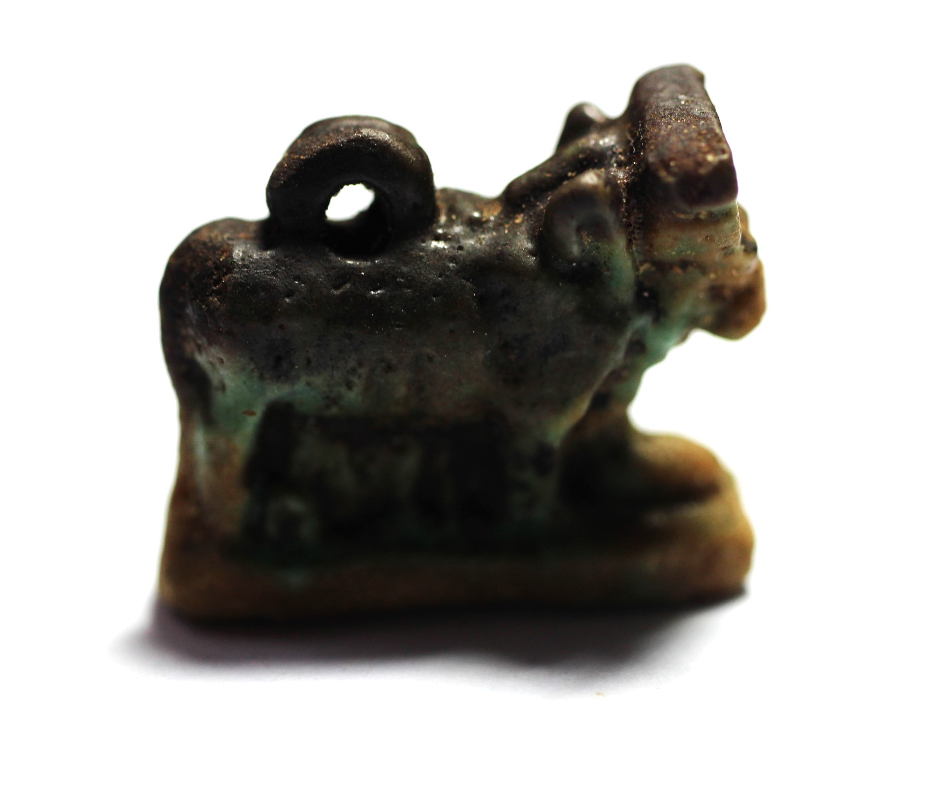 Acropolo. ANCIENT EGYPT. FANTASTIC FAIENCE APIS BULL AMULET. 600 B.C