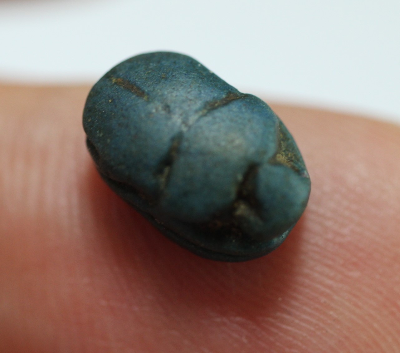 ANCIENT EGYPT. NEW KINGDOM EGYPTIAN BLUE FAIENCE SCARAB .13TH CEN. B.C