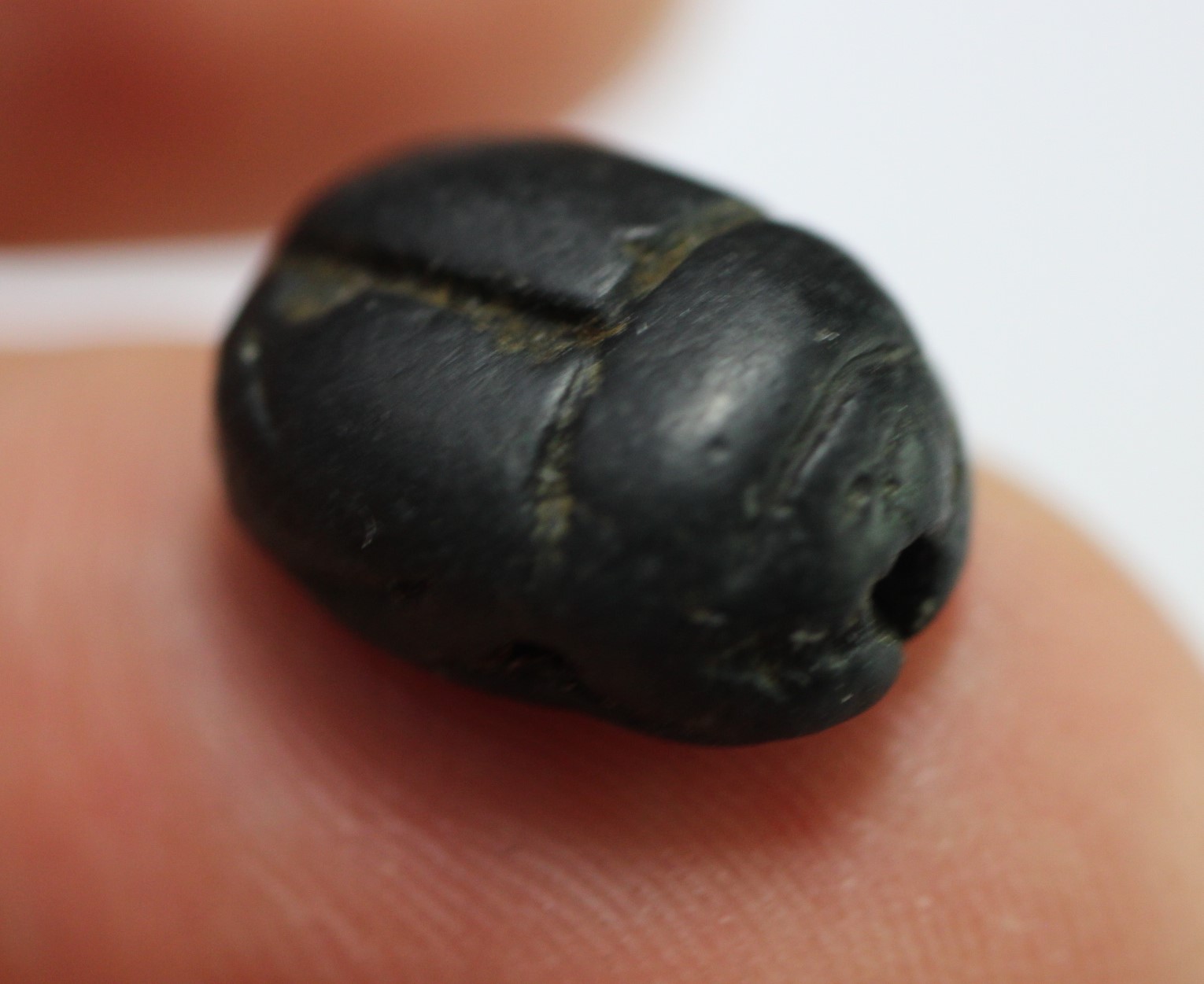 ANCIENT EGYPT. VERY RARE GLASS SCARAB. 13TH CENTURY B.C.