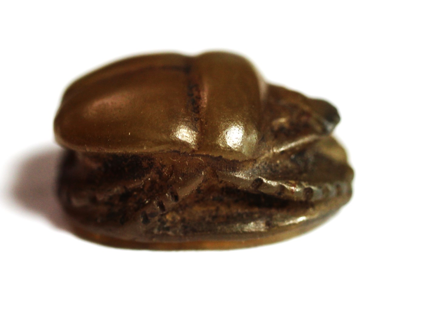 ANCIENT EGYPT. NEW KINGDOM STONE SCARAB. 1300 B.C LOTUS FLOWERS