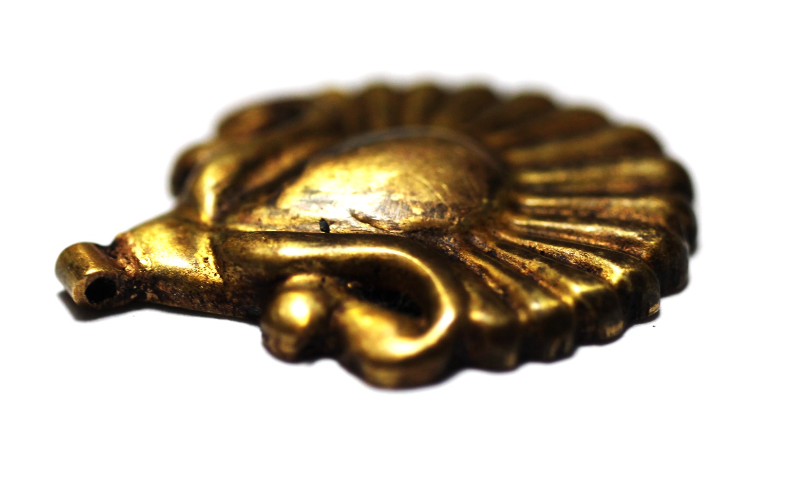 ANCIENT EGYPT. NEW KINGDOM GOLD LOTUS FLOWER AMULET . 1250 B.C