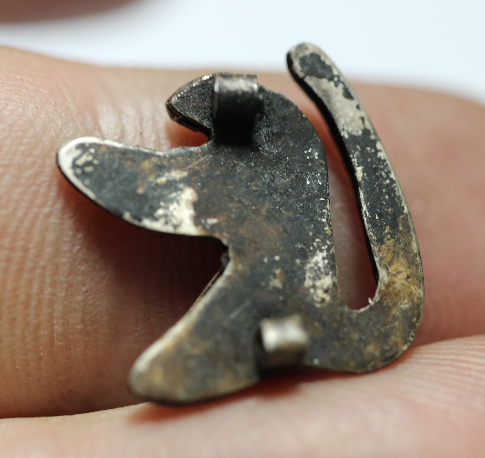 ANCIENT EGYPT , NEW KINGDOM ELECTRUM NEKHBET AMULET. 1250 B.C