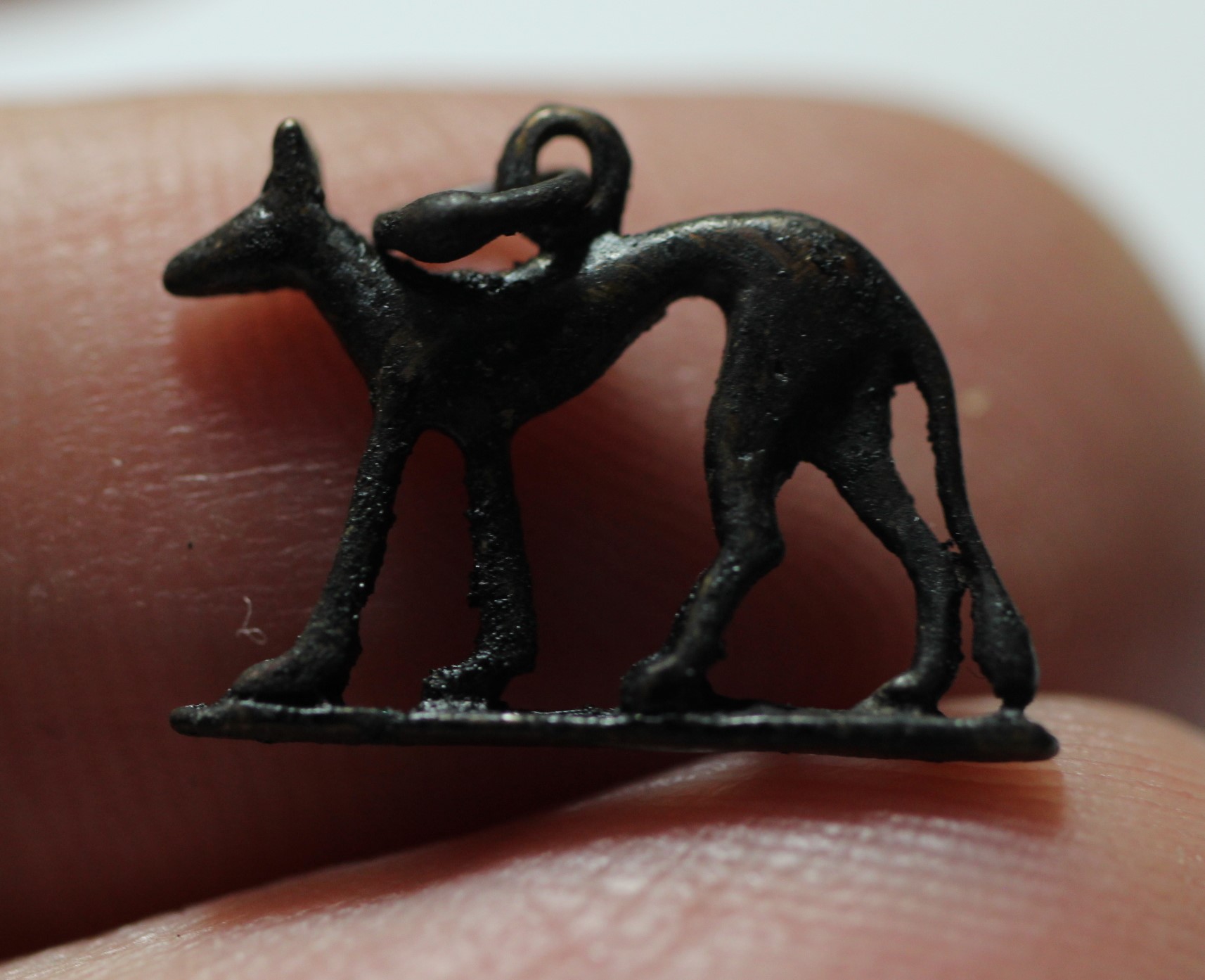 ANCIENT EGYPT. NEW KINGDOM ELECTRUM / SILVER JACKAL "ANUBIS" AMULET ...