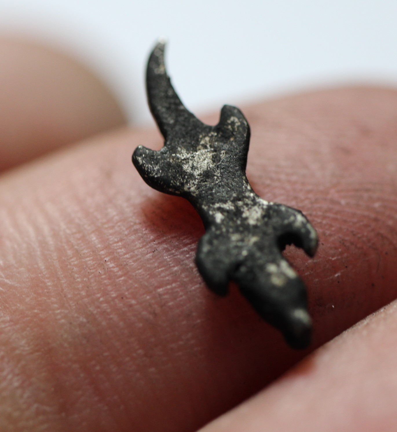 Acropolo. ANCIENT EGYPT. NEW KINGDOM ELECTRUM / SILVER CROCODILE AMULET ...