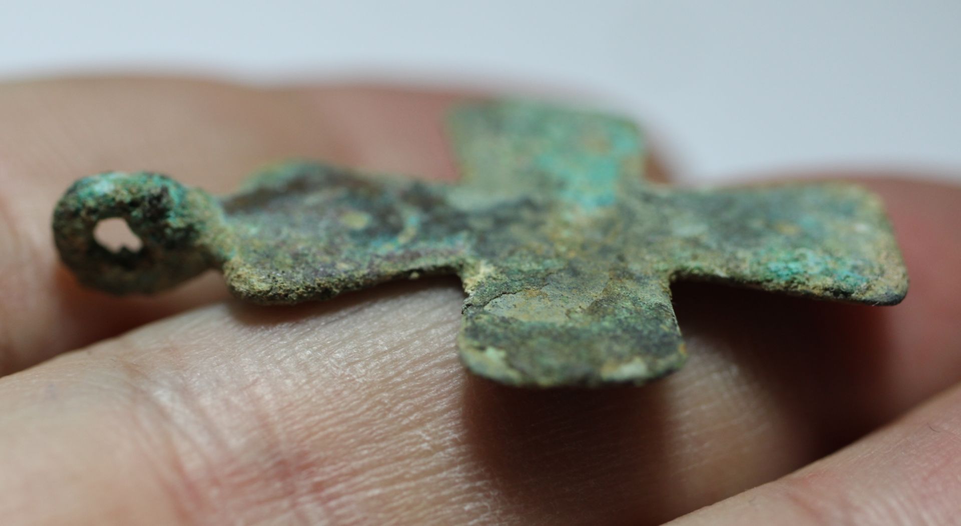 ANCIENT BYZANTINE BRONZE CROSS. JORDAN. 1000 A.D