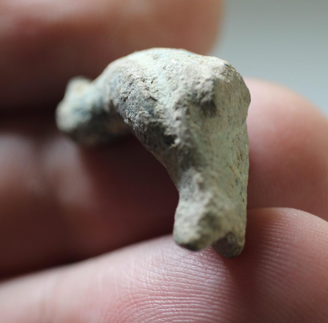 ANCIENT ROMAN DOVE BRONZE FIGURE. 300 - 400 A.D