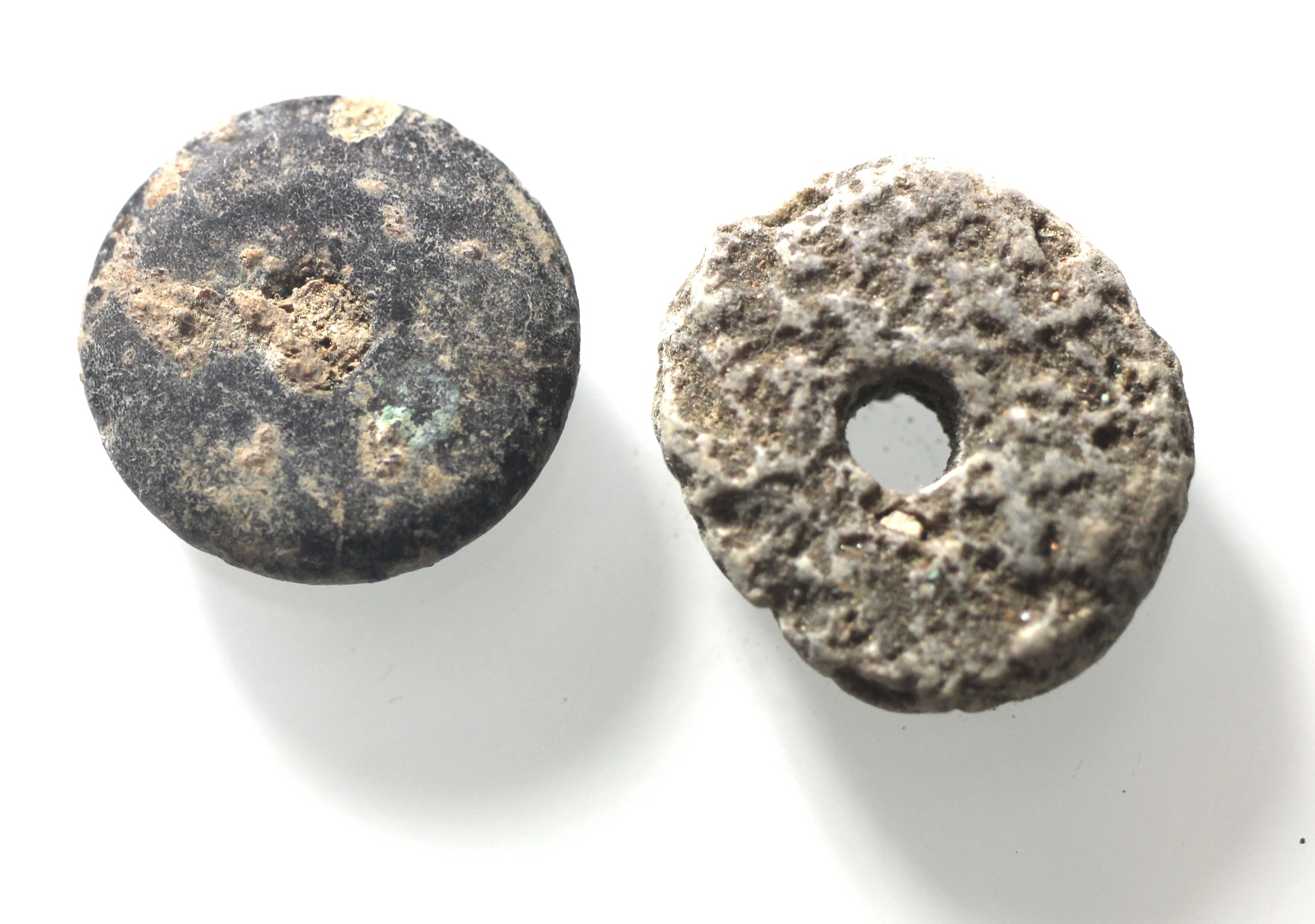 Acropolo. ANCIENT ROMAN STONE BUTTONS. 1700 + YEARS OLD