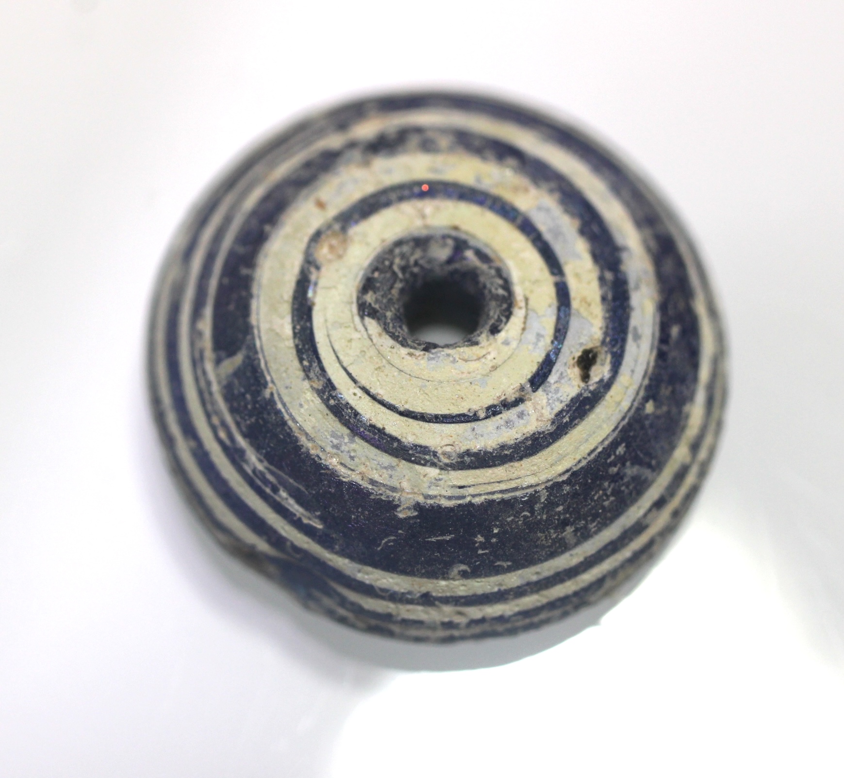 Acropolo. ANCIENT ROMAN GLASS BUTTON. 1200 - 300 A.D