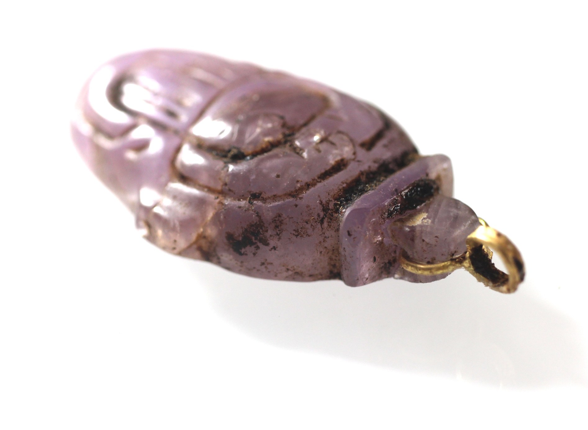 ANCIENT EGYPT. AMETHYST HEART AMULET WITH ORIGINAL ANCIENT GOLD LOOP ...