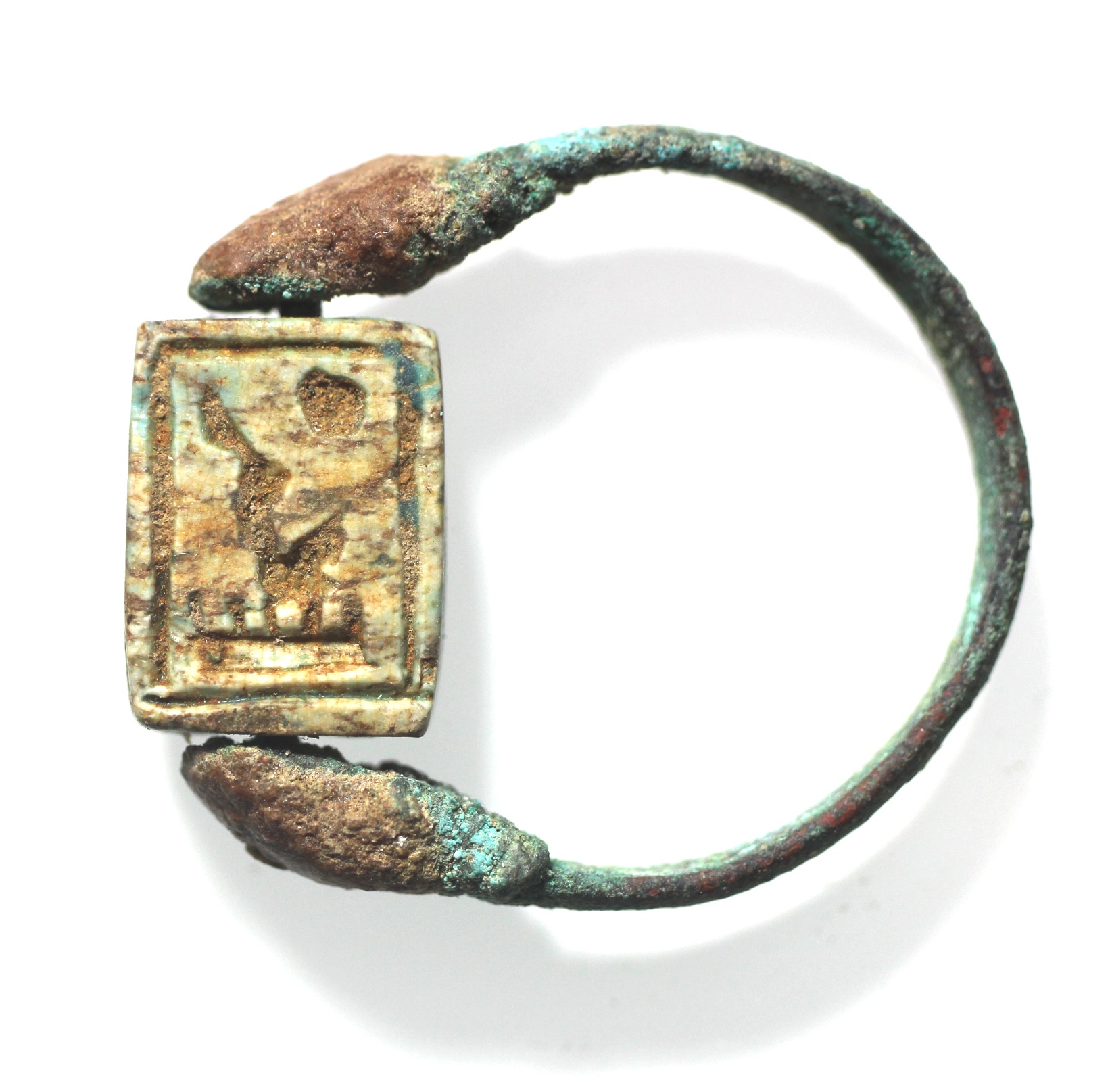 ANCIENT EGYPT. BRONZE ROLLER RING WITH STONE SCARABOID . NEW KINGDOM ...