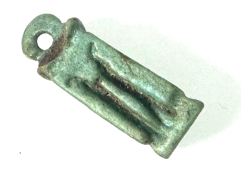 ANCIENT EGYPT. FAIENCE SHRINE AMULET WITH BABY HORUS. 600 - 300 B.C