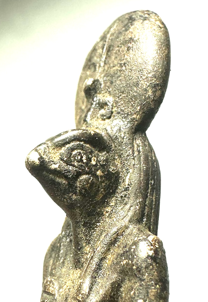 ANCIENT EGYPT. SILVER STATUE OF HORUS. 1250 B.C . NEW KINGDOM