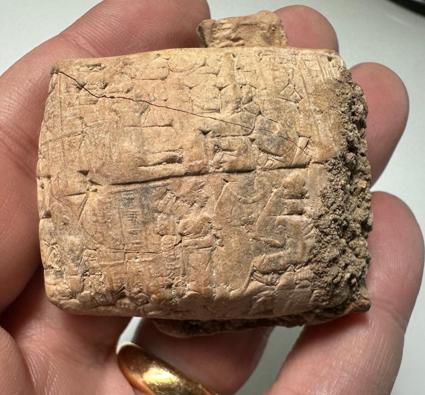 Ancient Mesopotamian . Sumerian Clay cuneiform tablet. 2200 - 1900 BC